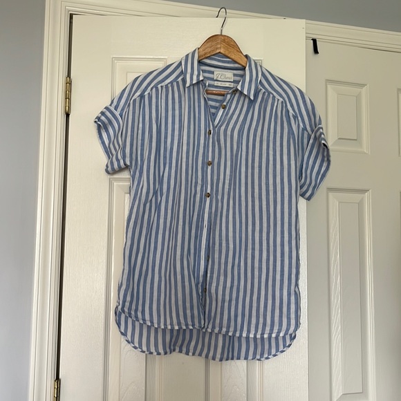 J. Crew | Tops | Jcrew Relaxed Fit Blue And White Button Down | Poshmark